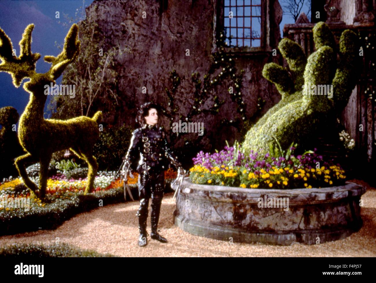Johnny Depp / Edward Scissorhands / 1990 directed by Tim Burton ...