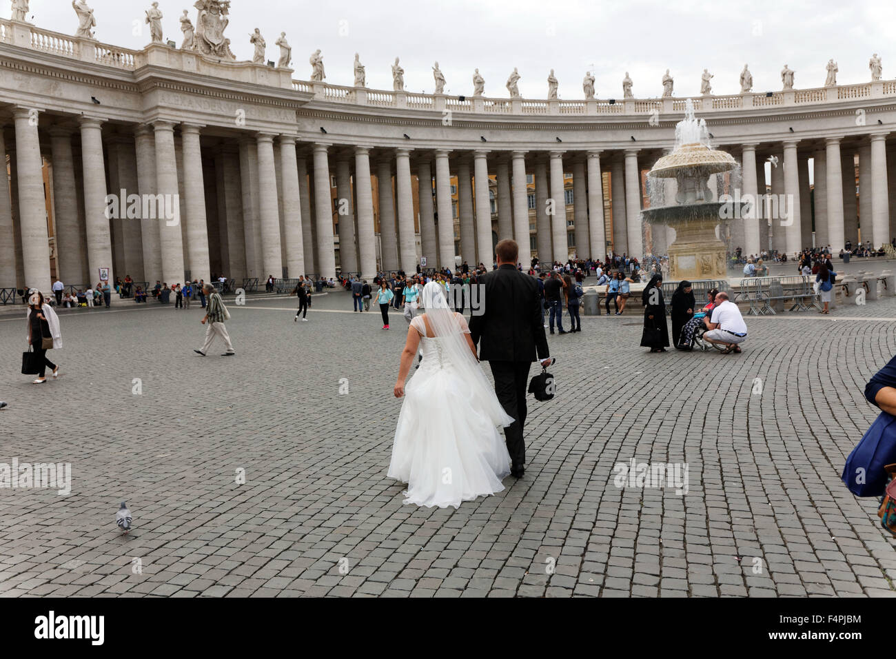 Bride And Groom Italy High Resolution Stock Photography and Images - Alamy