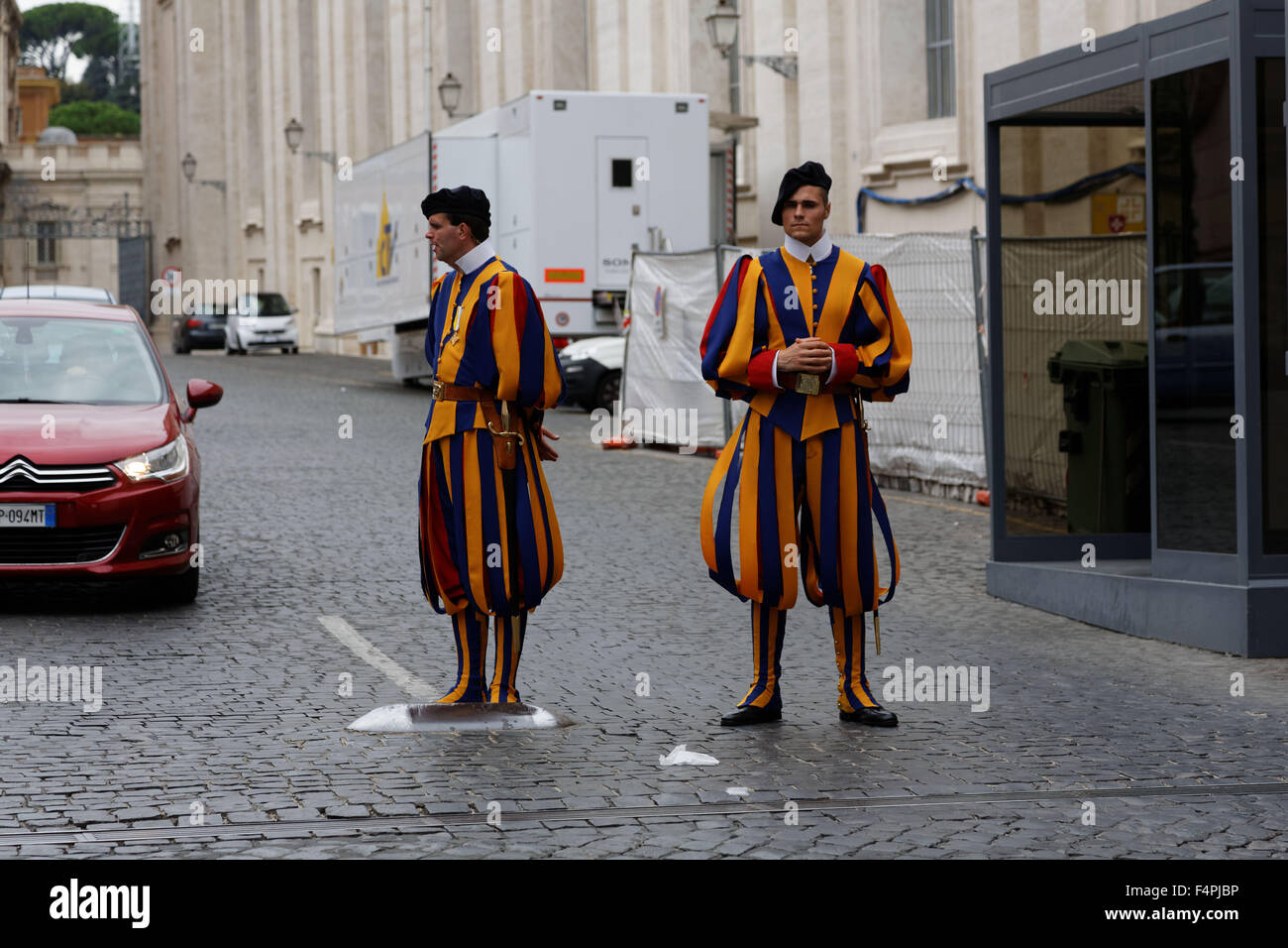 Rome Italy Vatican Guards High Resolution Stock Photography and Images ...