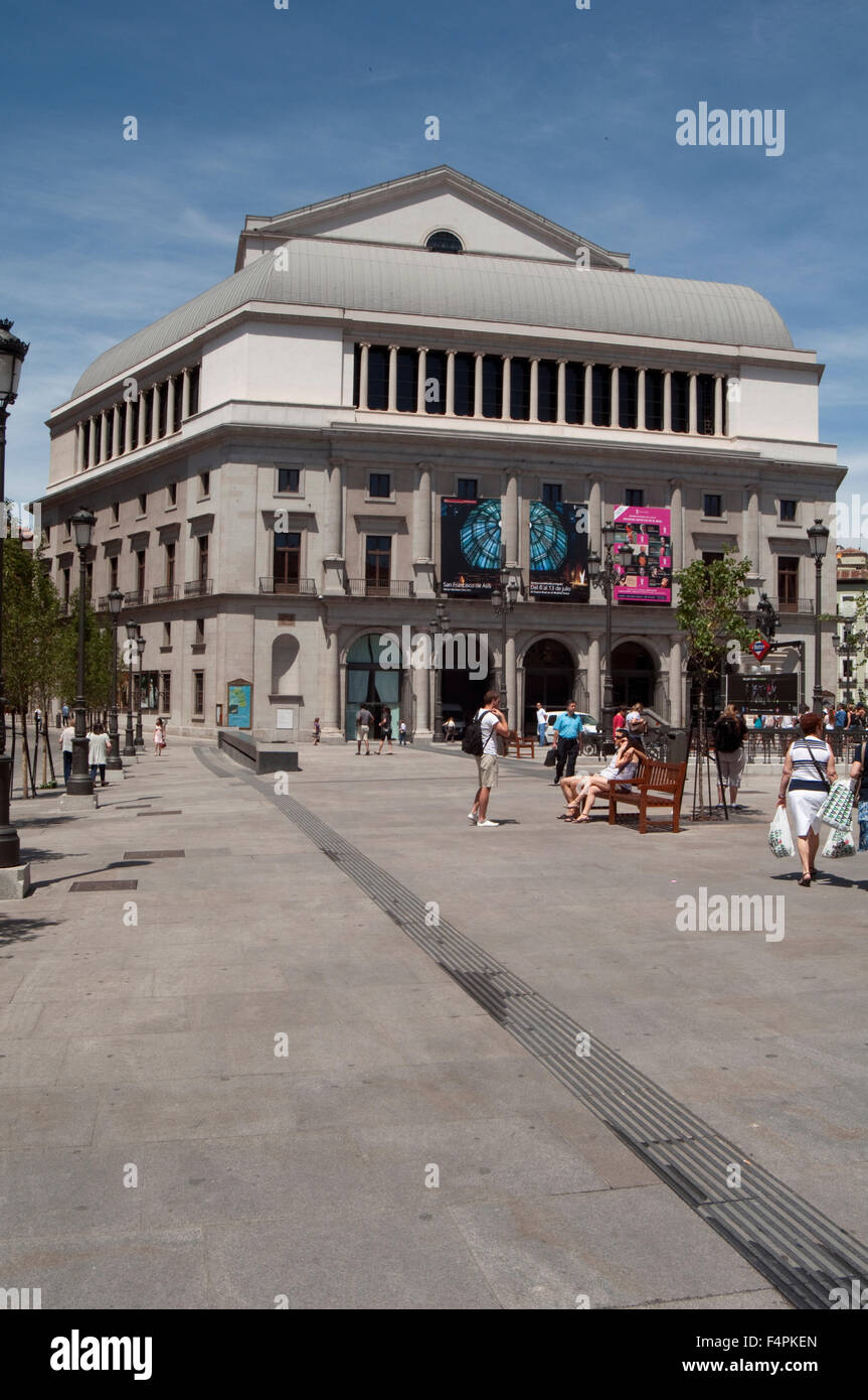 Spain, Madrid, Plaza de Isabel II Madrid Square, Classical Opera House ...