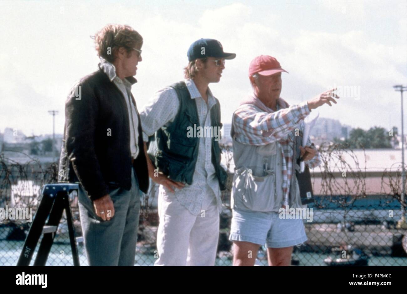On the set, Tony Scott with Robert Redford and Brad Pitt / Spy game ...