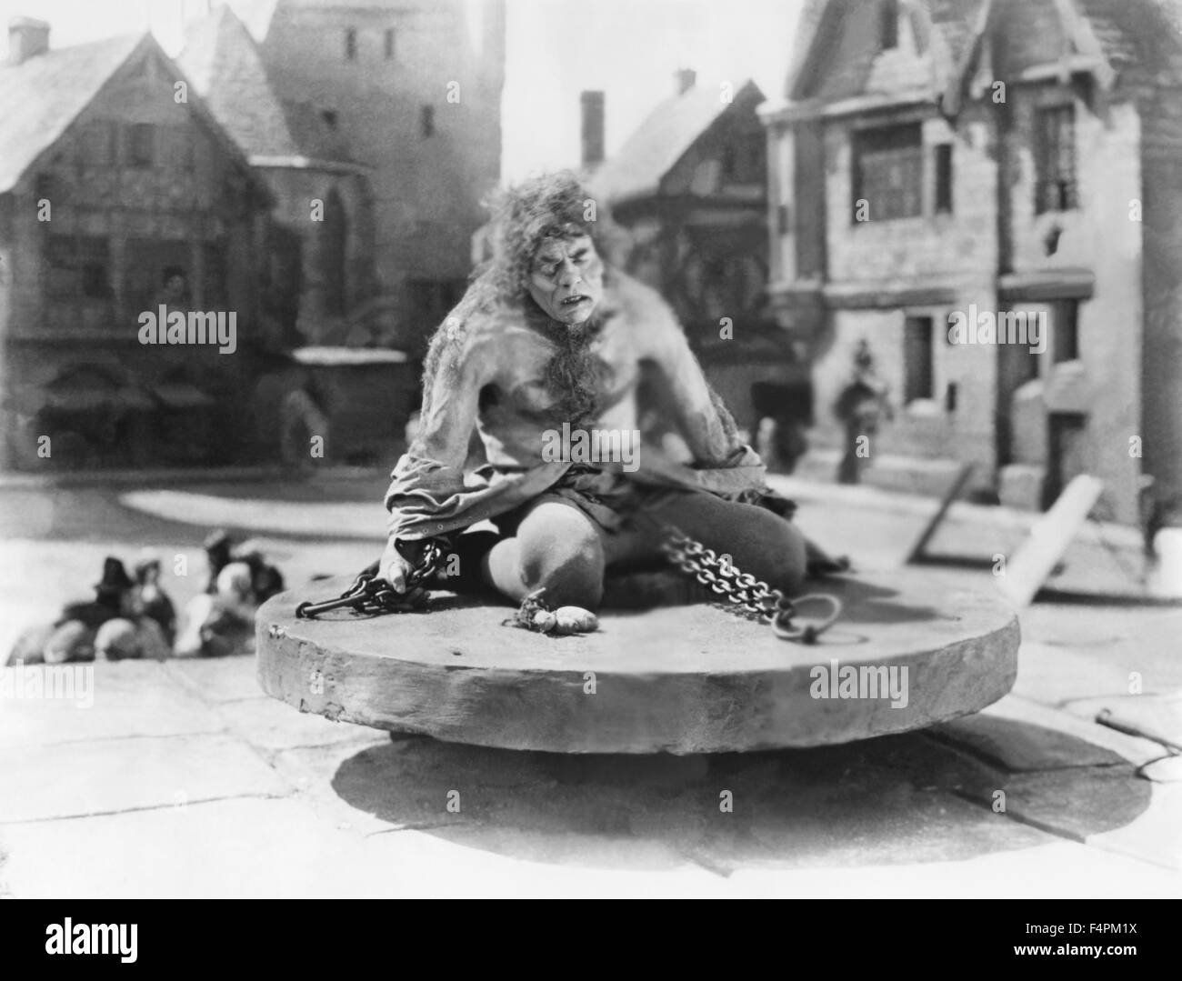 Lon Chaney / The Hunchback of Notre Dame / 1923 directed by Wallace ...