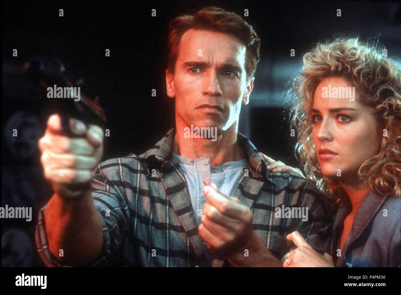 Arnold Schwarzenegger and Sharon Stone / Total Recall / 1990 directed ... Arnold Schwarzenegger and Sharon Stone / Total Recall / 1990 directed ...