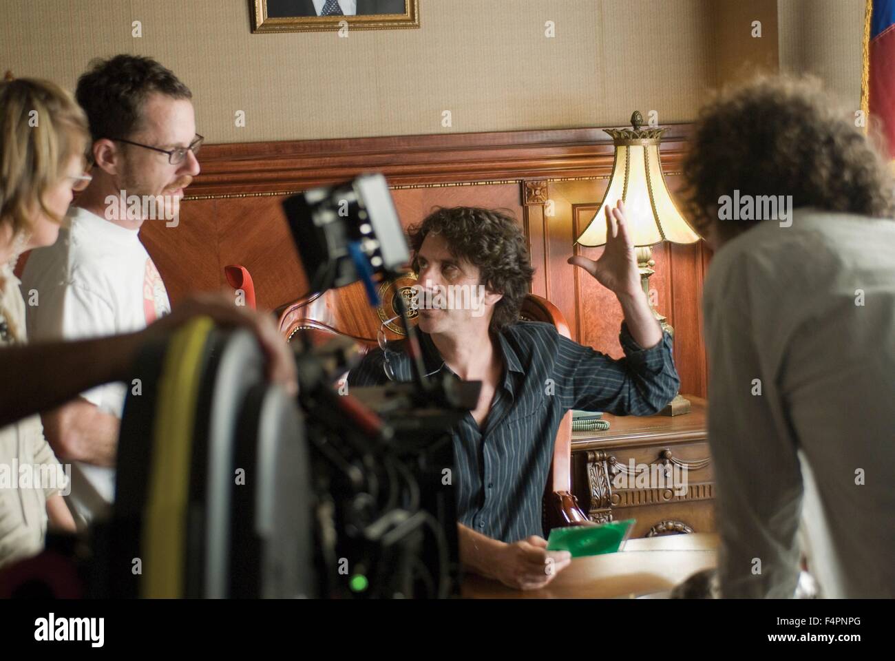 On the set, Ethan and Joel Coen / Burn After Reading / 2008 directed by Coen Brothers [Macall ...