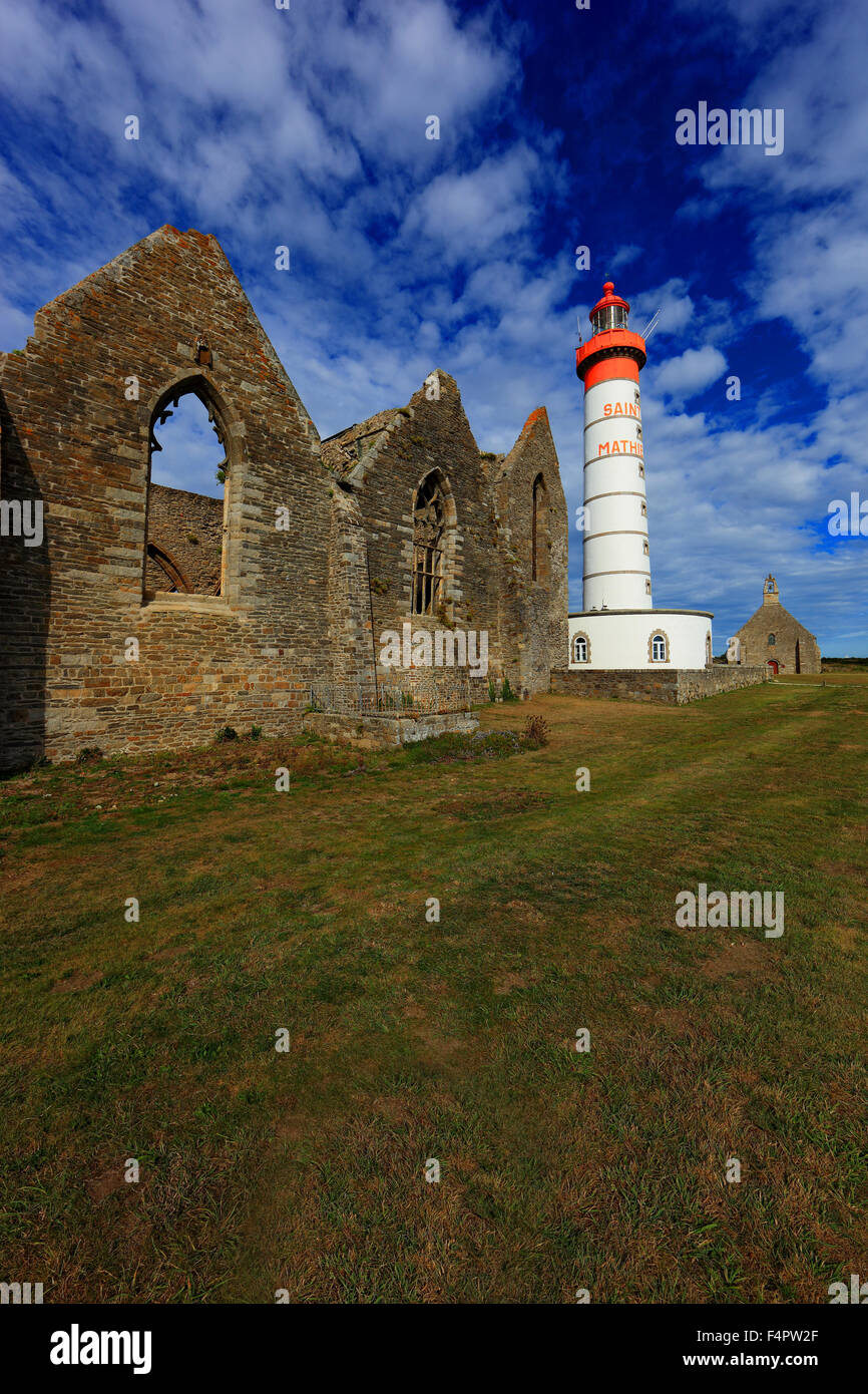 France, Brittany, am La Pointe Saint-Mathieu, Lighthouse and the ...