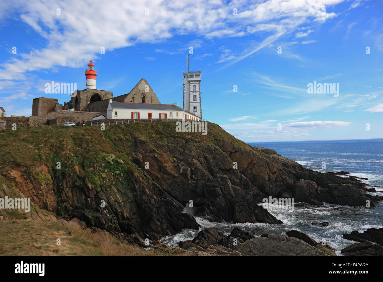 France, Brittany, am La Pointe Saint-Mathieu, Lighthouse Semaphore and ...