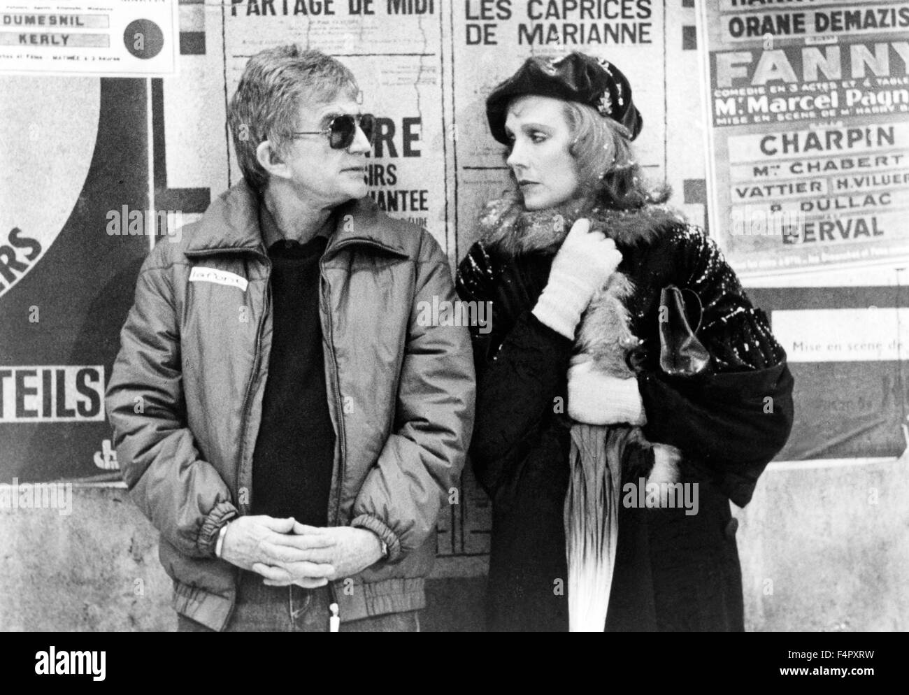 On the set, Blake Edwards (director) with Julie Andrews / Victor ...