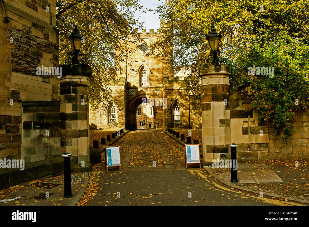 Entrance to Durham castle Stock Photo - Alamy