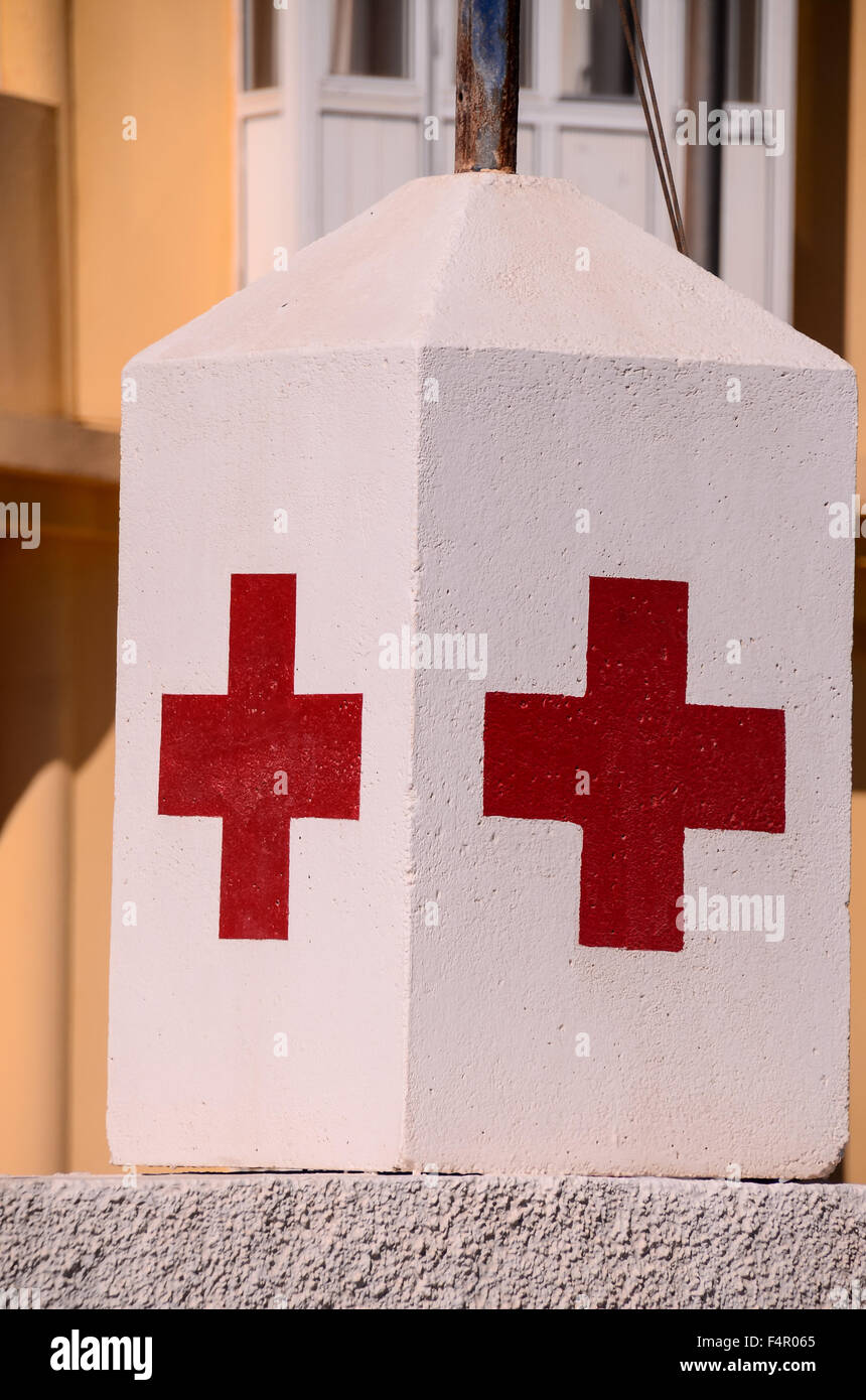 Red Cross Medical Sign Stock Photo - Alamy