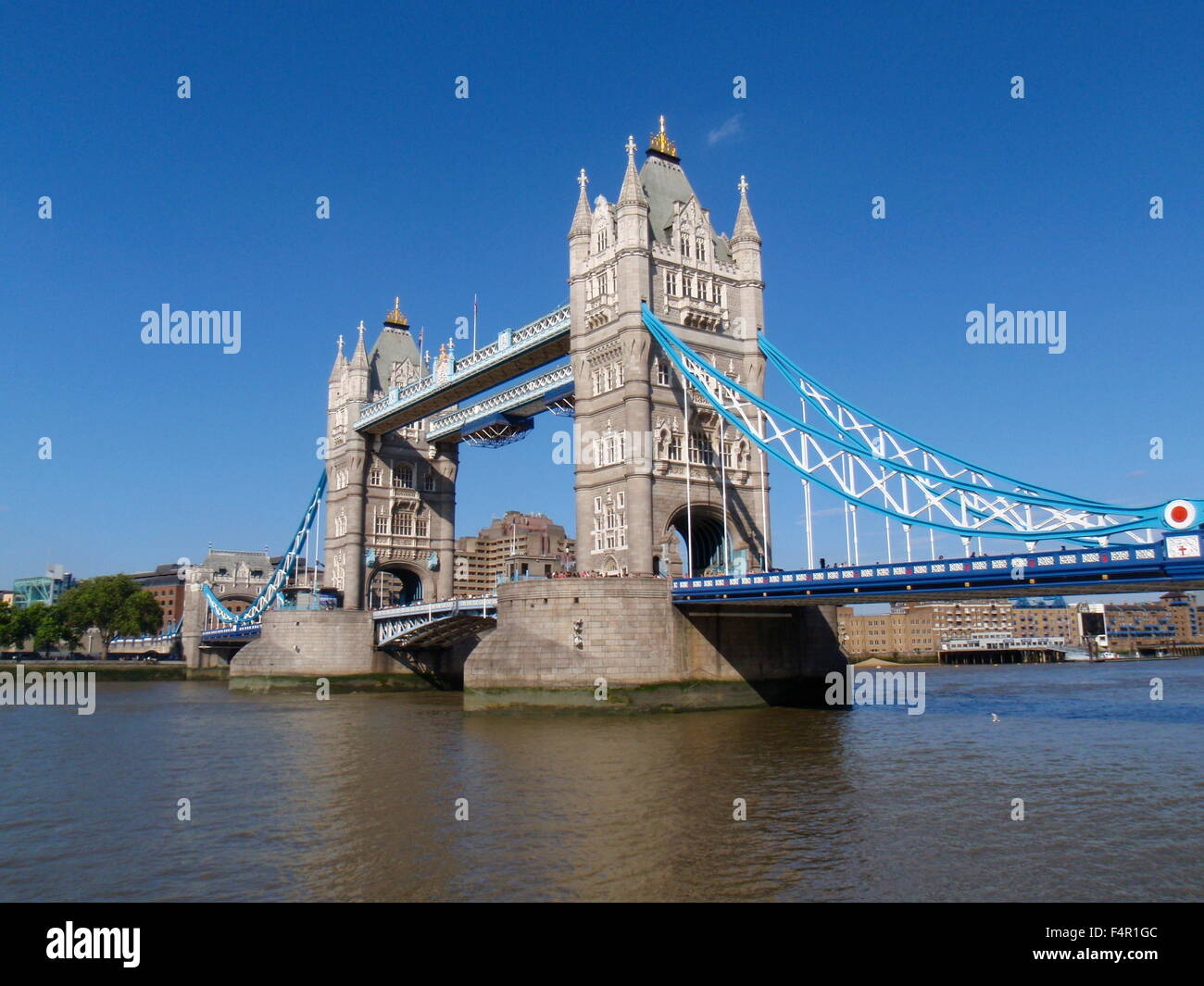 Historic london bridge hi-res stock photography and images - Alamy