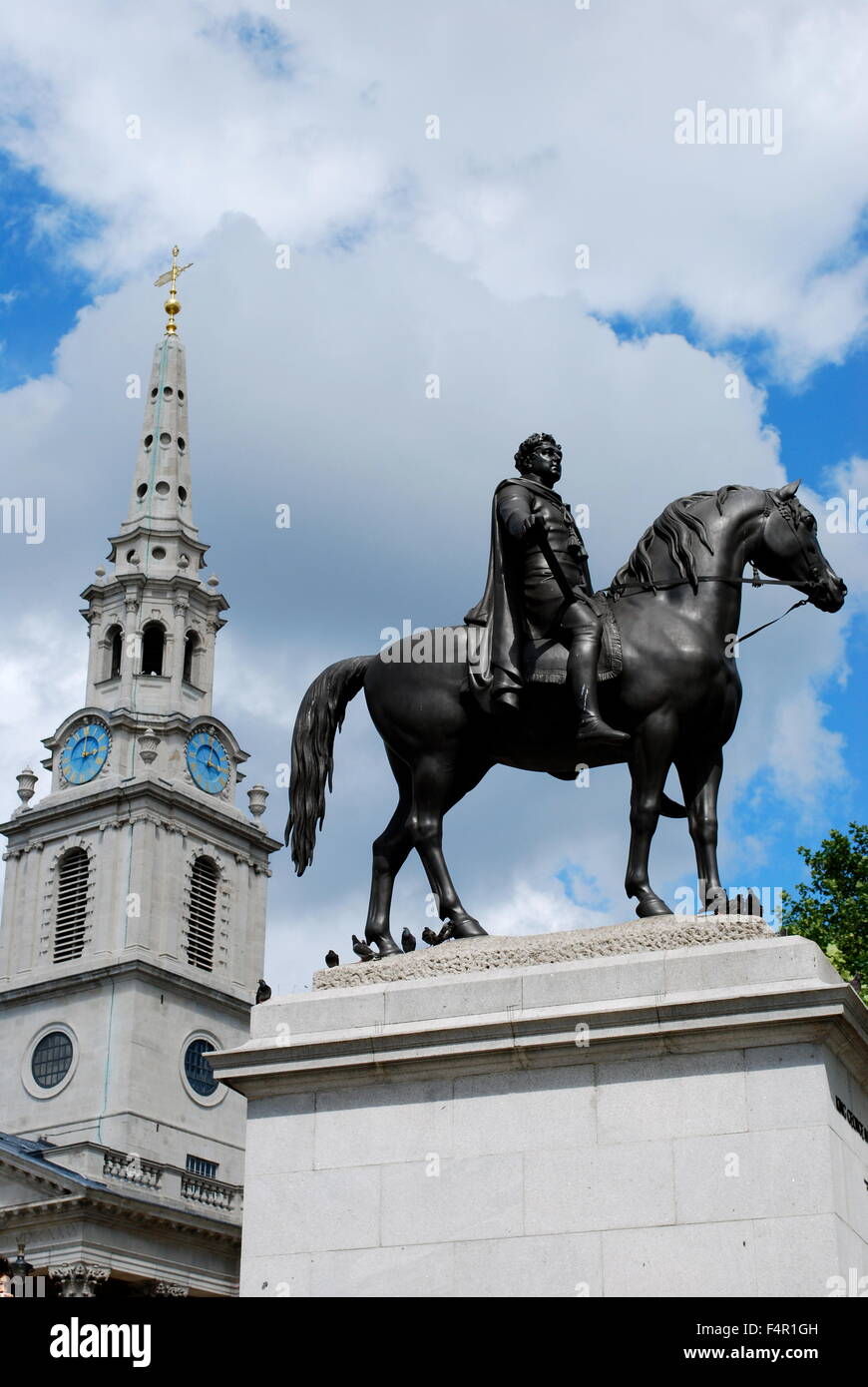 Statue of King George VI in Trafalgar Square, London, England Stock ...
