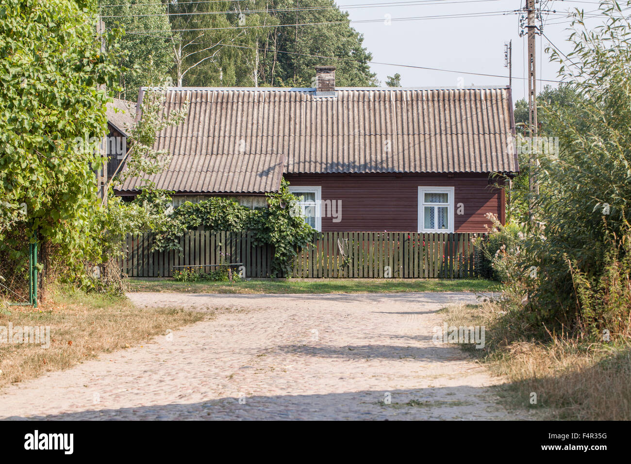 House in the countryside Stock Photo - Alamy