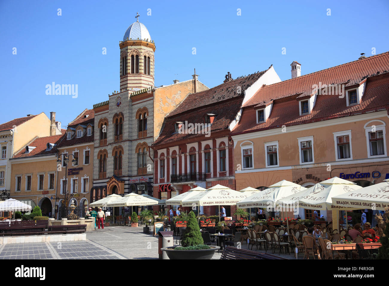 Street cafe in the Old Town Square on Council Square of Brasov, Brasov ...