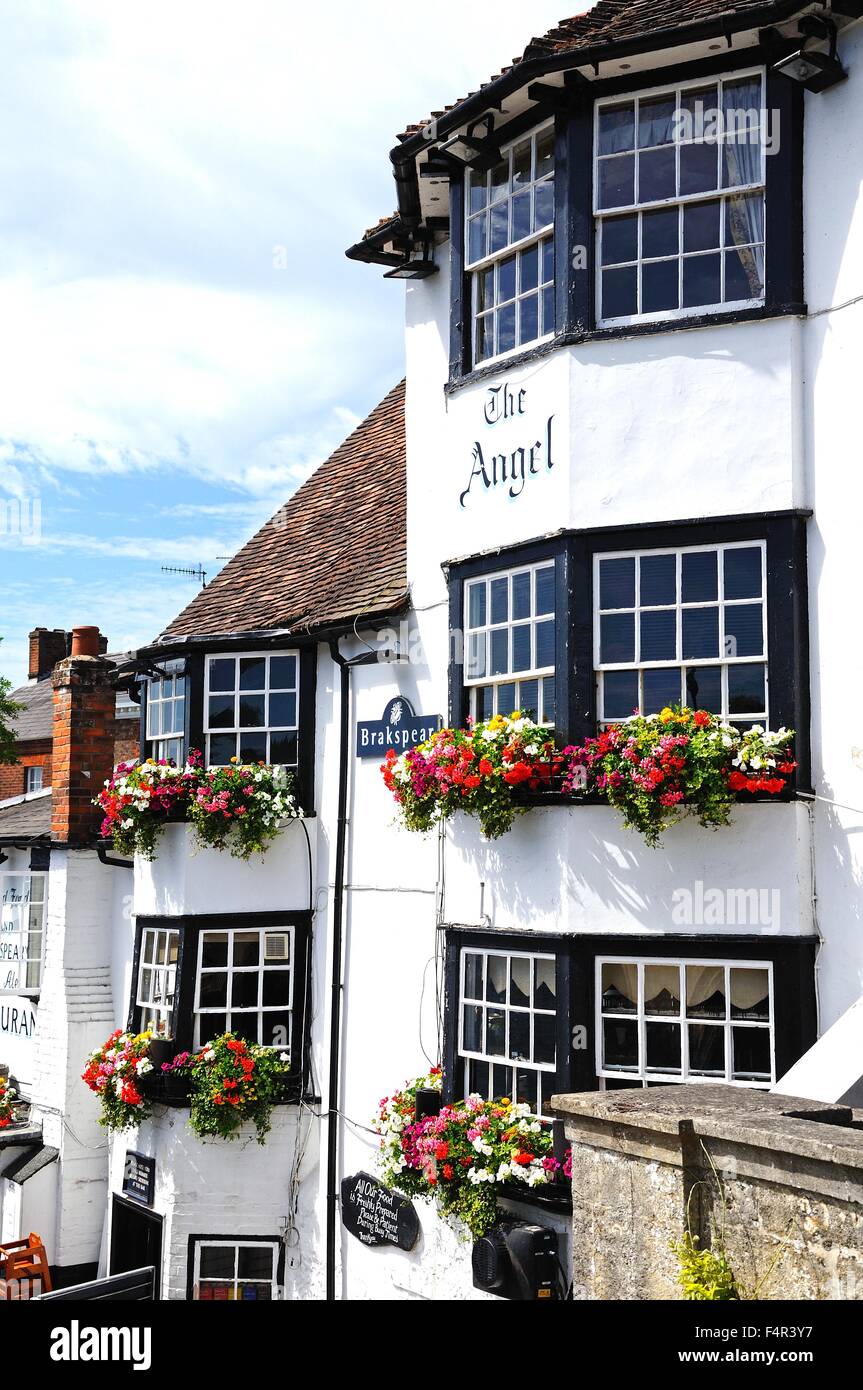 The Angel Pub on the banks of the River Thames, Henley-on-Thames ...