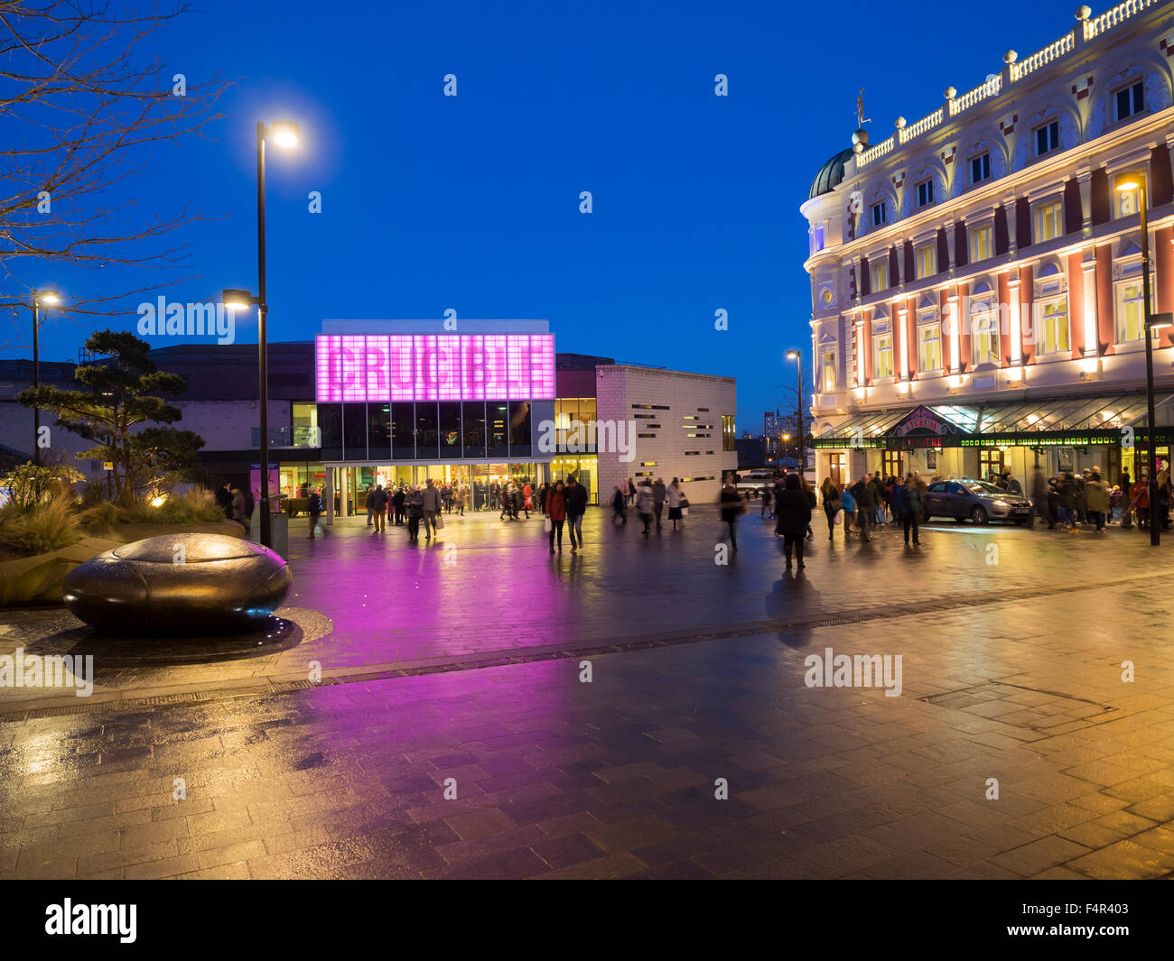 Sheffield city center night south hi-res stock photography and images ...