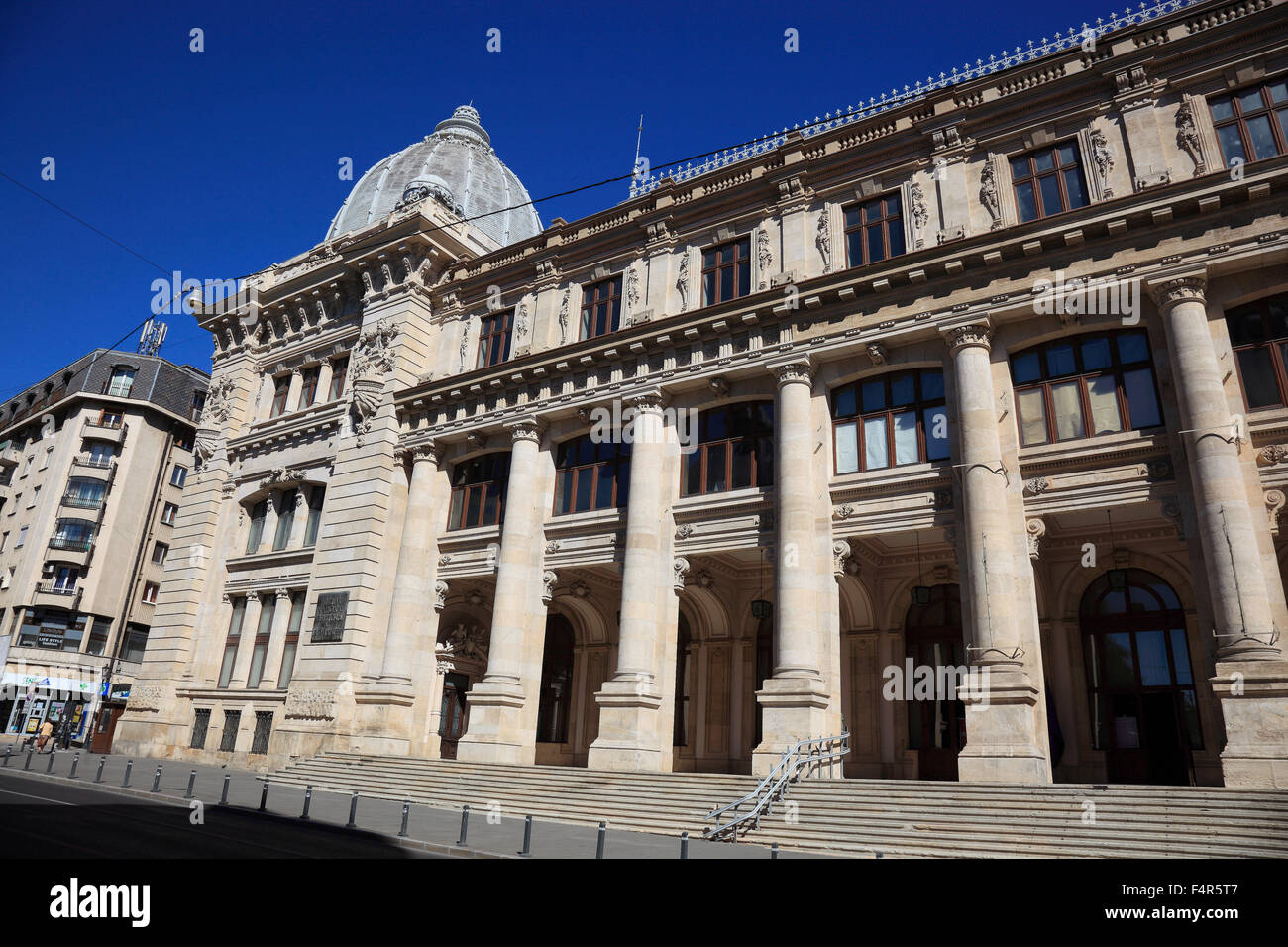 National museum of romanian history hi-res stock photography and images ...