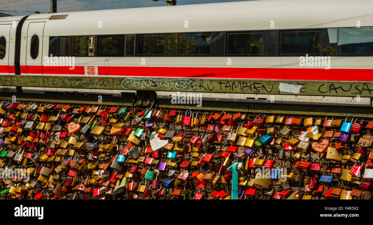 Germany, Europe, Hohenzollernbrücke, Cologne, love locks, locks, symbol ...