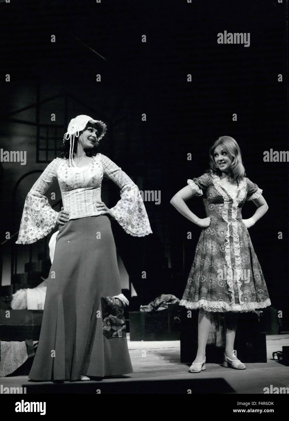 1971 fashion hi-res stock photography and images - Alamy