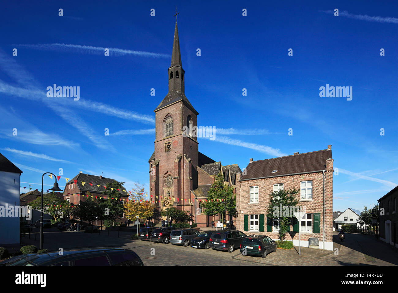 Katholische Pfarrkirche St. Martin am Martinsplatz in Wachtendonk ...