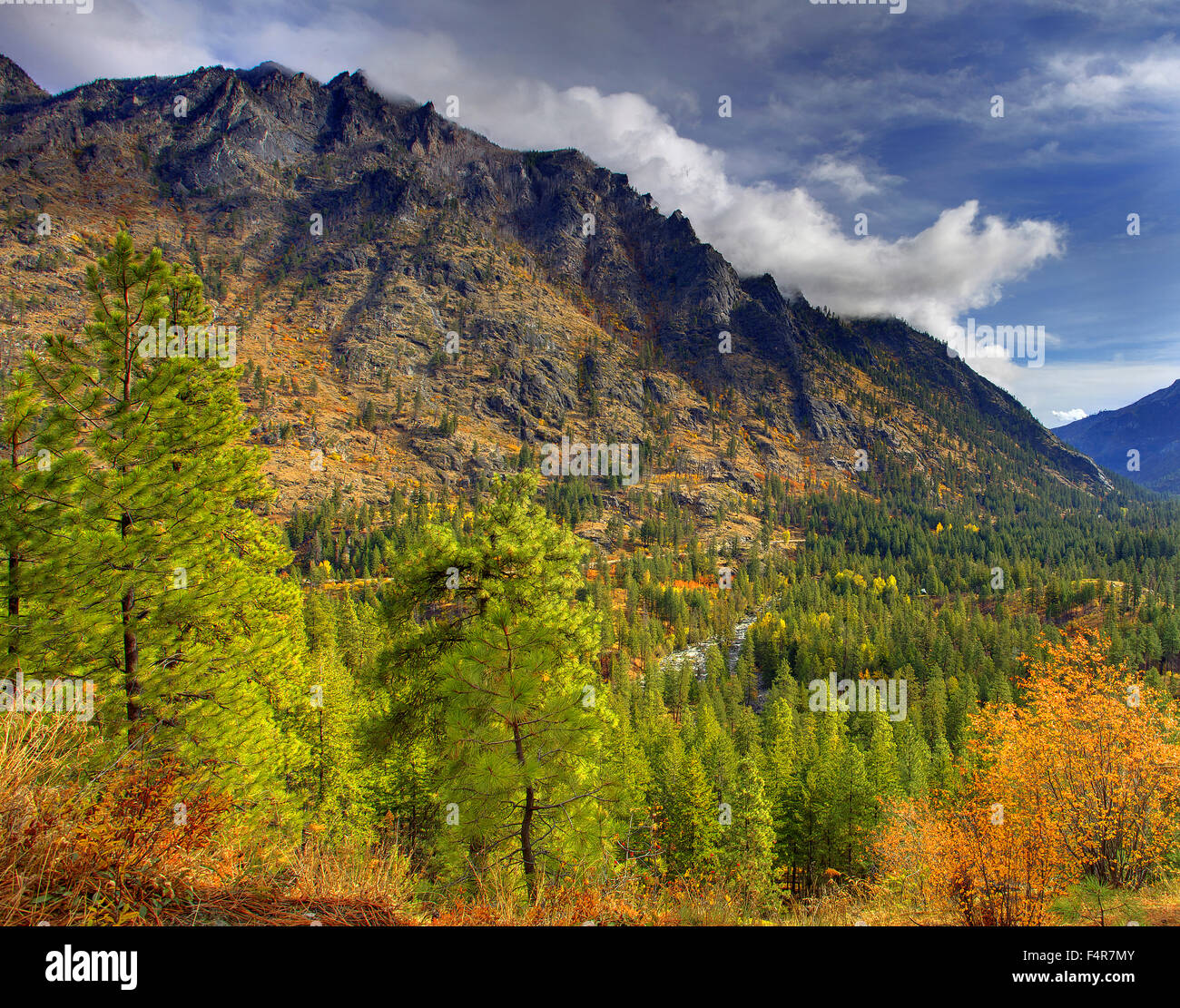 Leavenworth, Central Washington, Wenatchee, Icicle River, fall, autumn ...