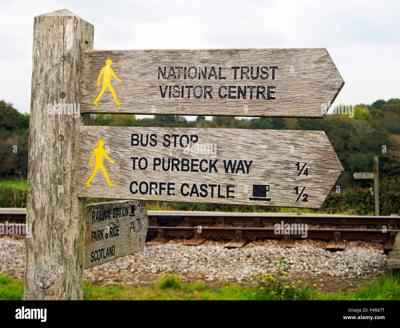 Signs for directions hi-res stock photography and images - Alamy