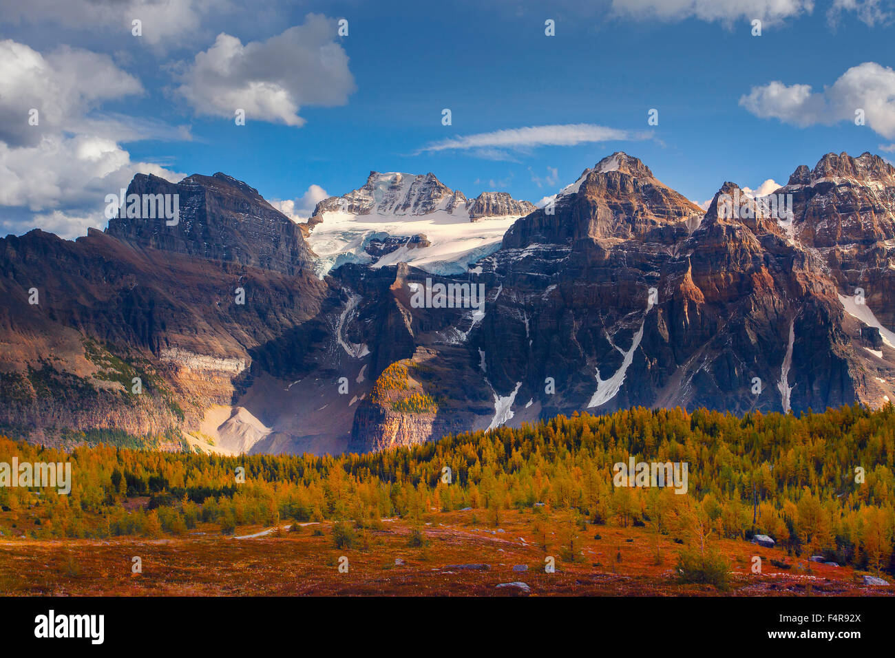 Canada, Alberta, Banff, National Park, Lake Louise, Sentinel Pass, Fall ...