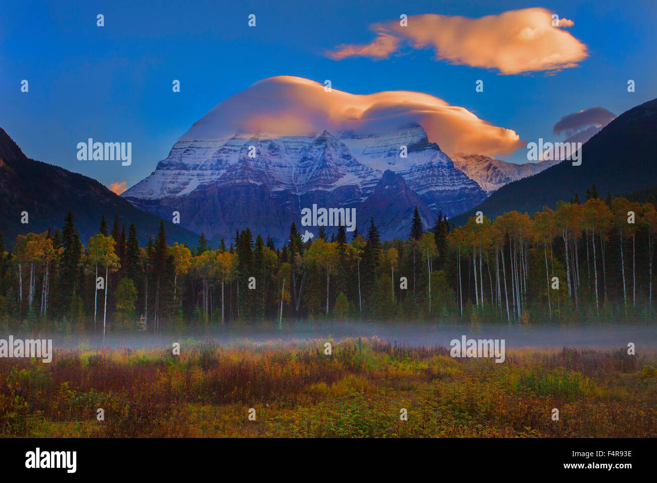 Mount robson provincal park hi-res stock photography and images - Alamy