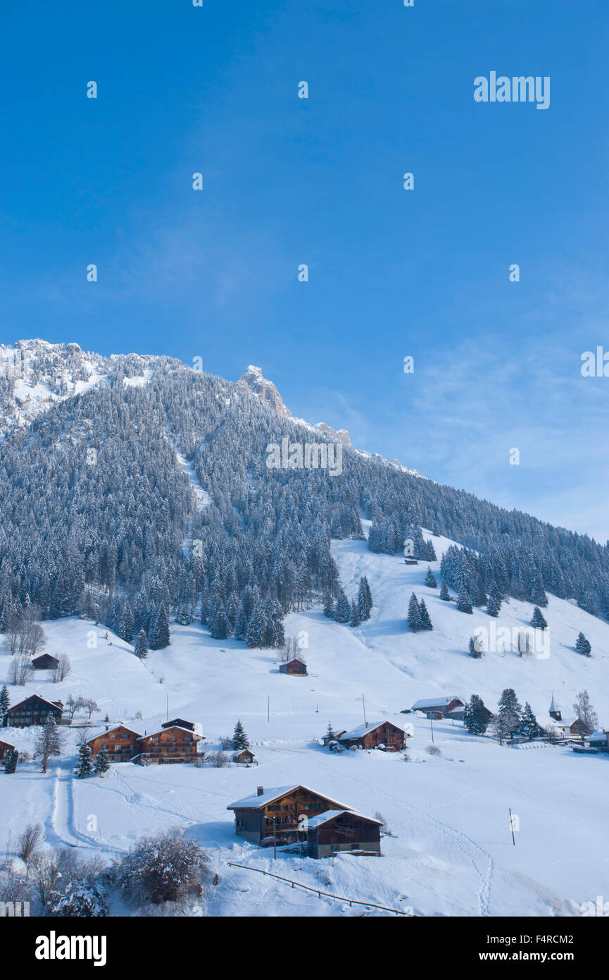 Switzerland chalet mountain snow hi-res stock photography and images ...