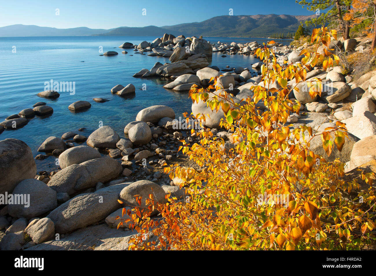 USA, UnitedStates, America, Nevada, state park, boulders, lake, Sierra ...