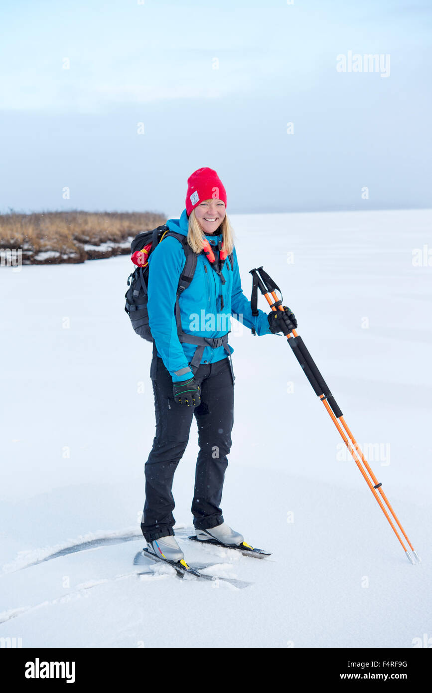 Blonde skier hi-res stock photography and images - Alamy