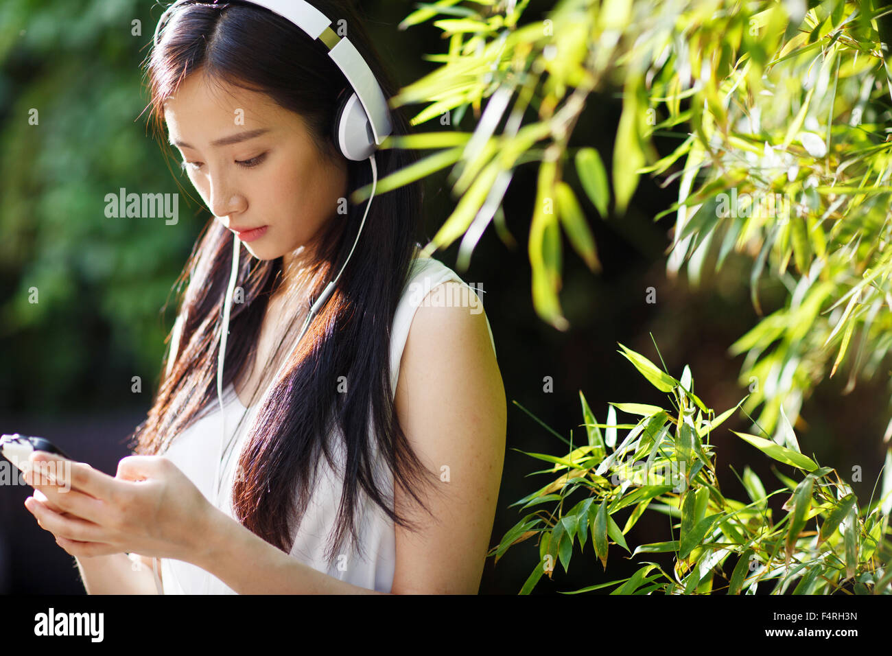 Listen to horizontal hi-res stock photography and images - Alamy