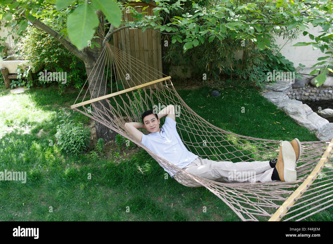 Man hammock black hi-res stock photography and images - Alamy