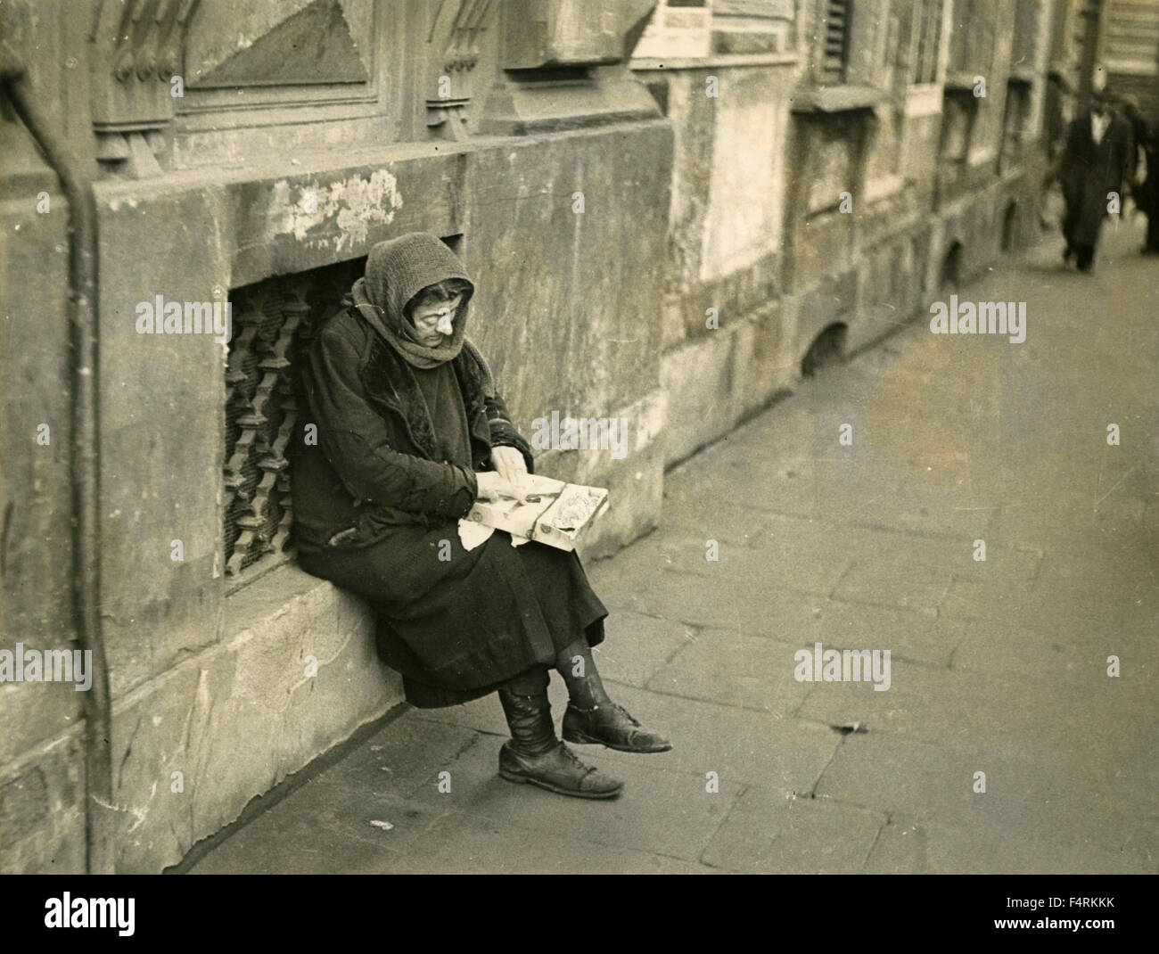 Rome beggar hi-res stock photography and images - Alamy