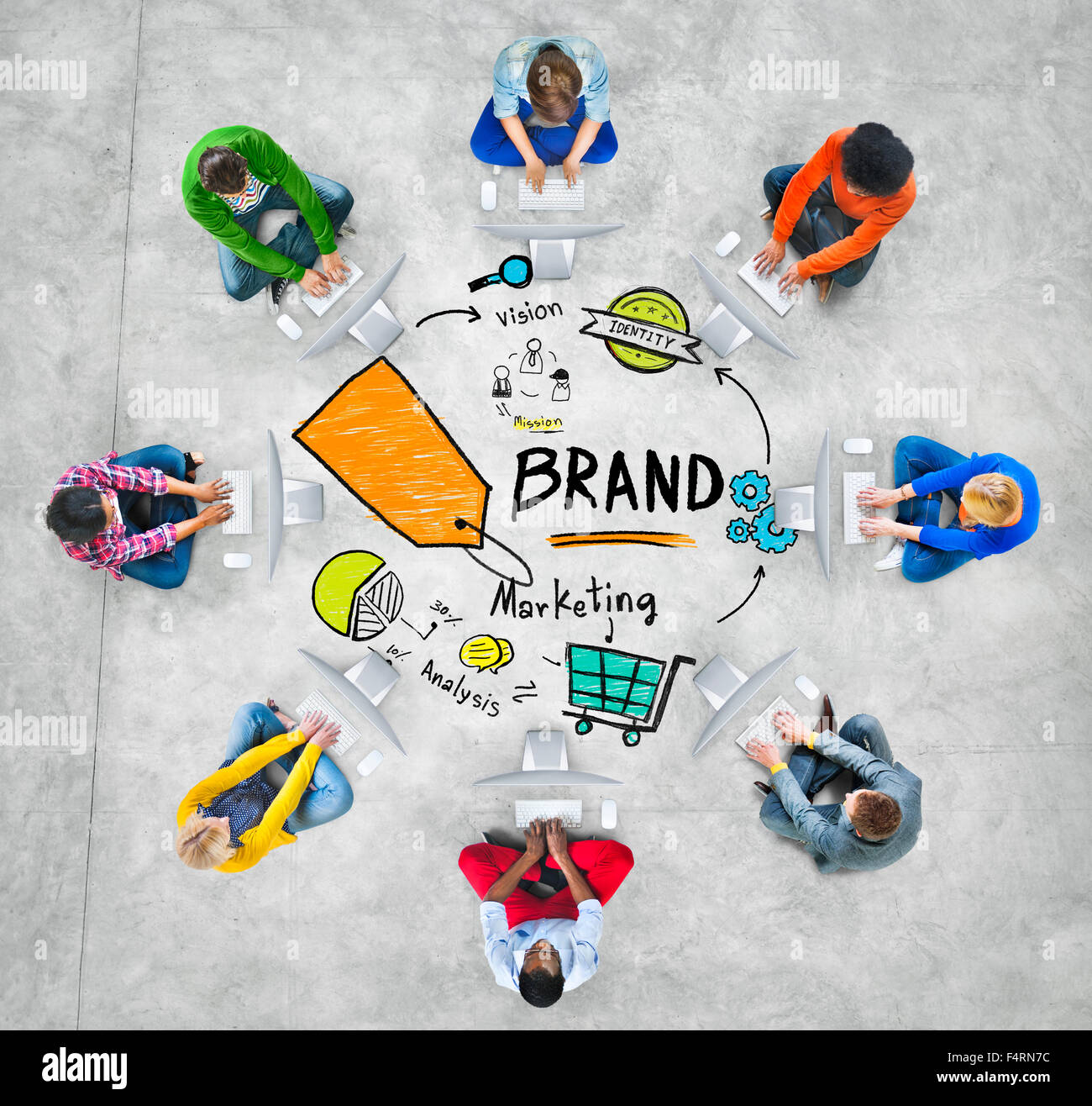 Marketing online bulb computer hi-res stock photography and images - Alamy