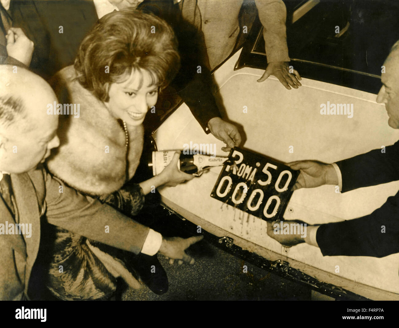 Italian actress Miranda Martino opened the car number plate 500000 Rome ...
