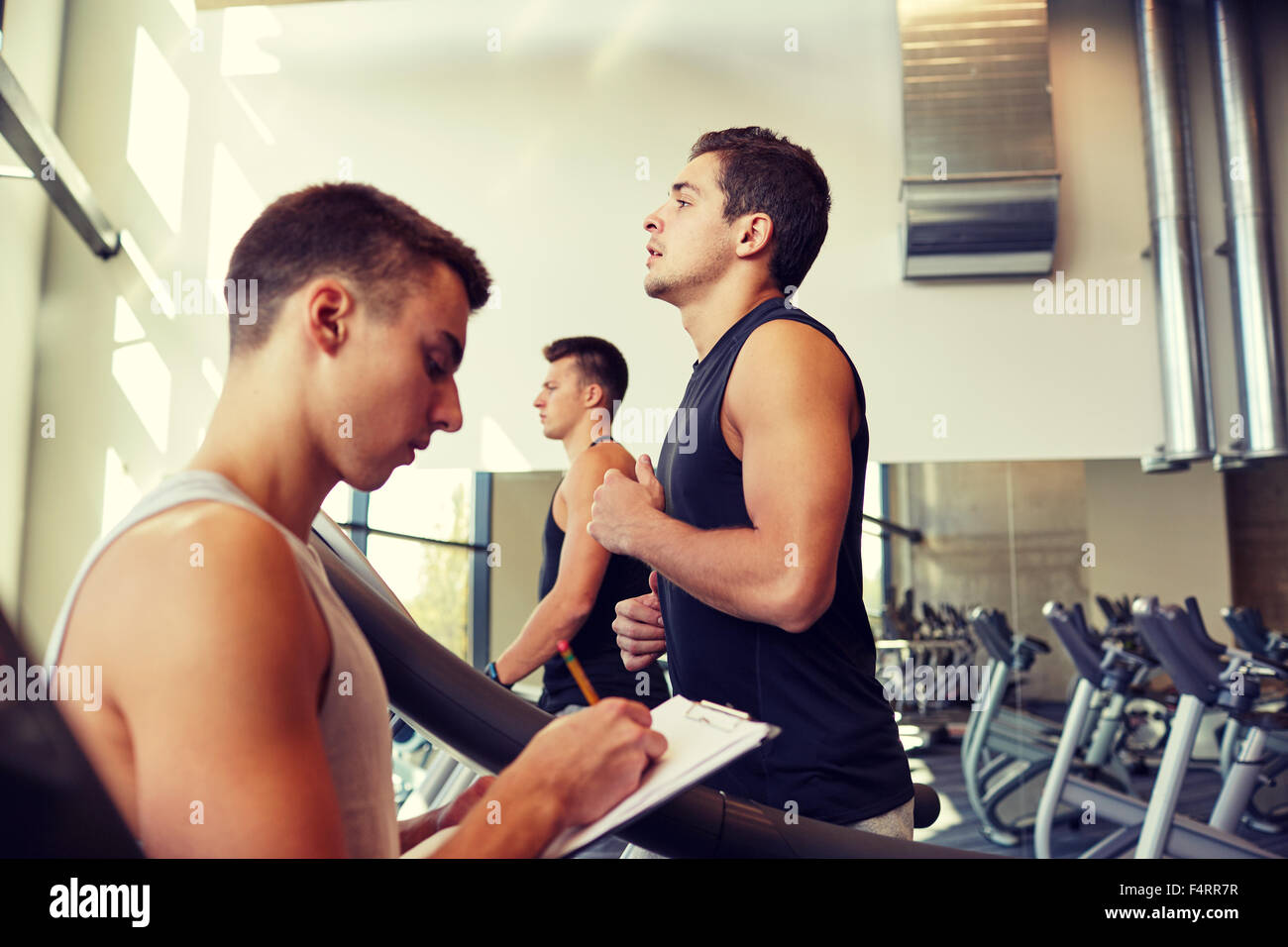 Group of men in the gym hi-res stock photography and images - Alamy