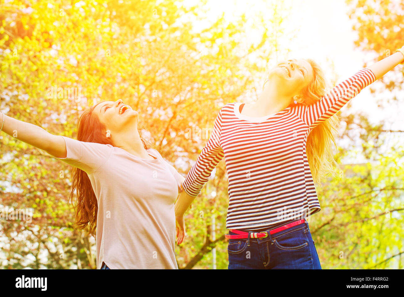 Girls in the sun hi-res stock photography and images - Alamy