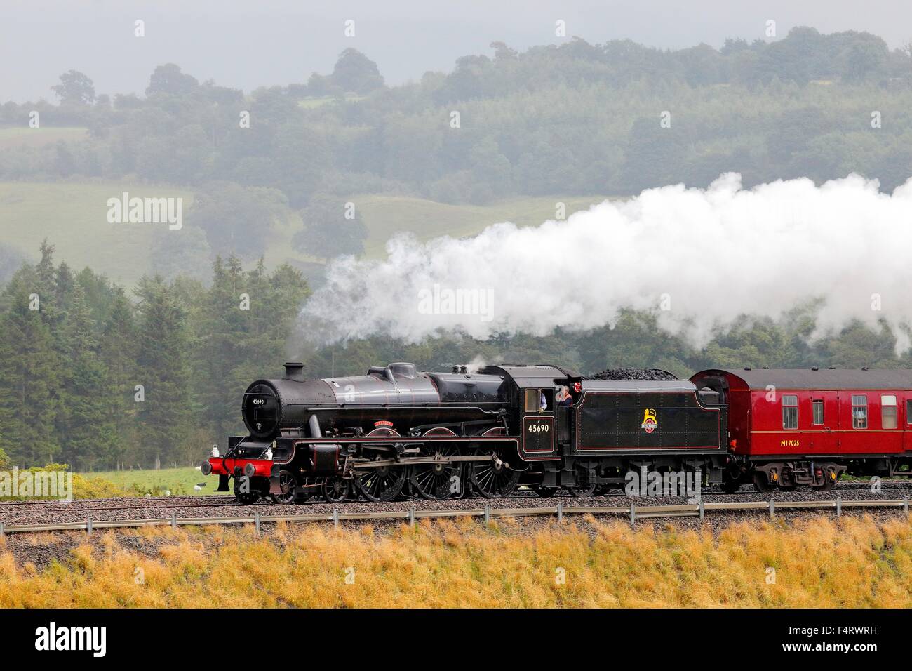 Steam locomotive LMS Jubilee Class Leander 45690 on the Settle to ...