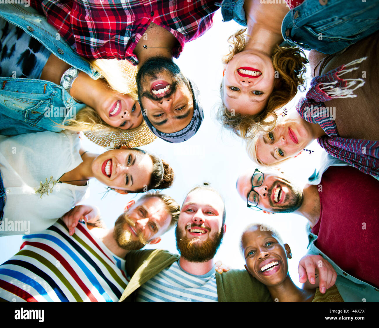 Circle huddle hi-res stock photography and images - Alamy