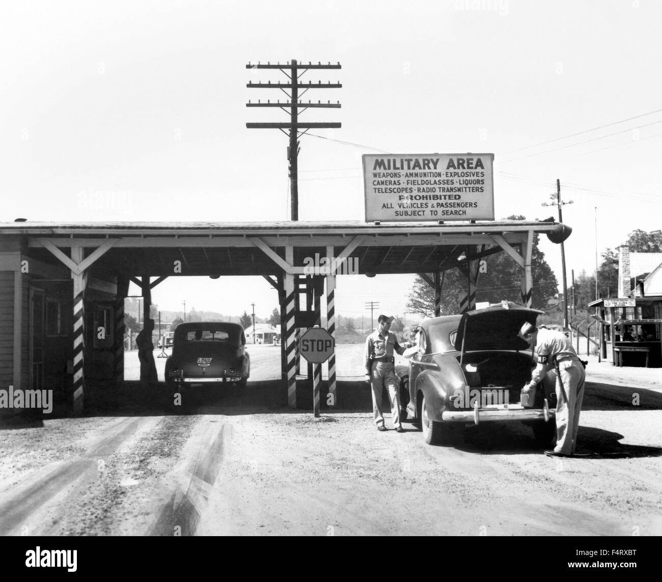 Military gate hi-res stock photography and images - Alamy