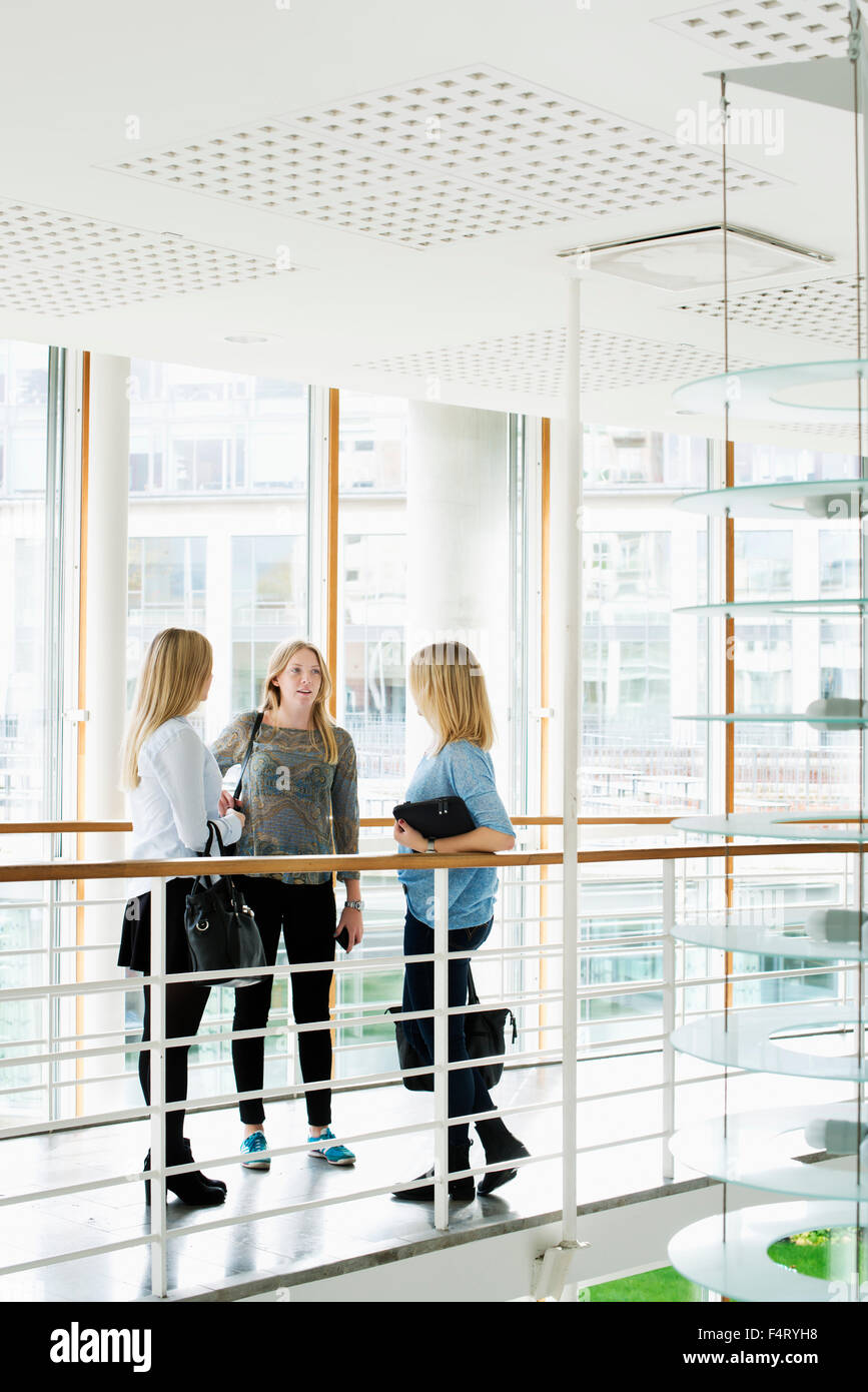 University vertical hi-res stock photography and images - Alamy