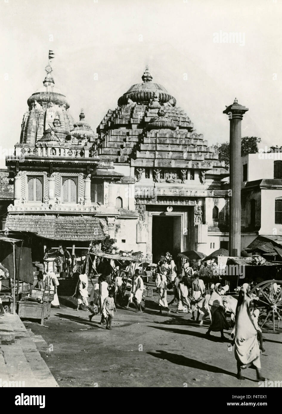 Passers 50s hi-res stock photography and images - Alamy