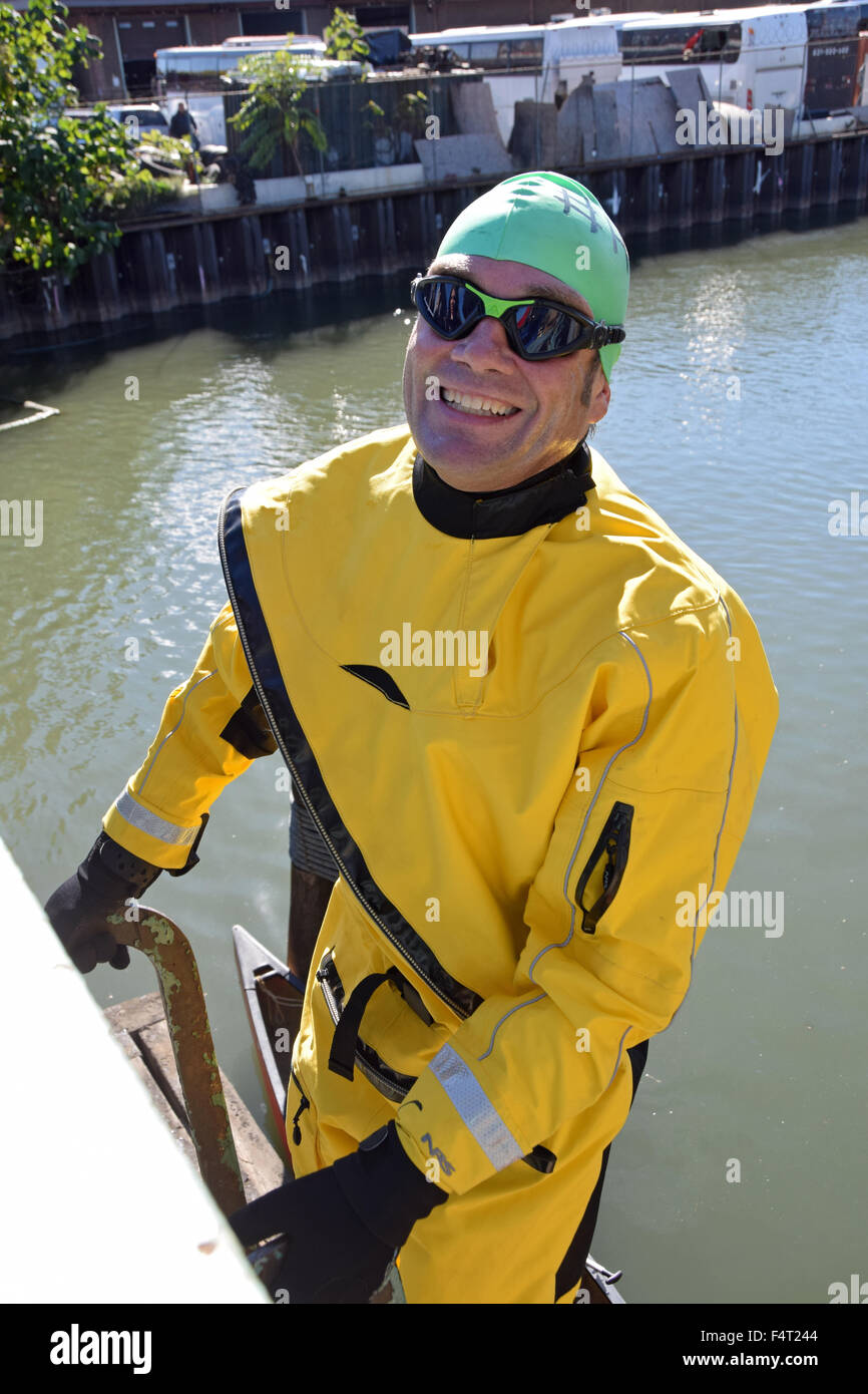 CHRiSTOPHER SWAIN goes down to the boat that will take him to the ...