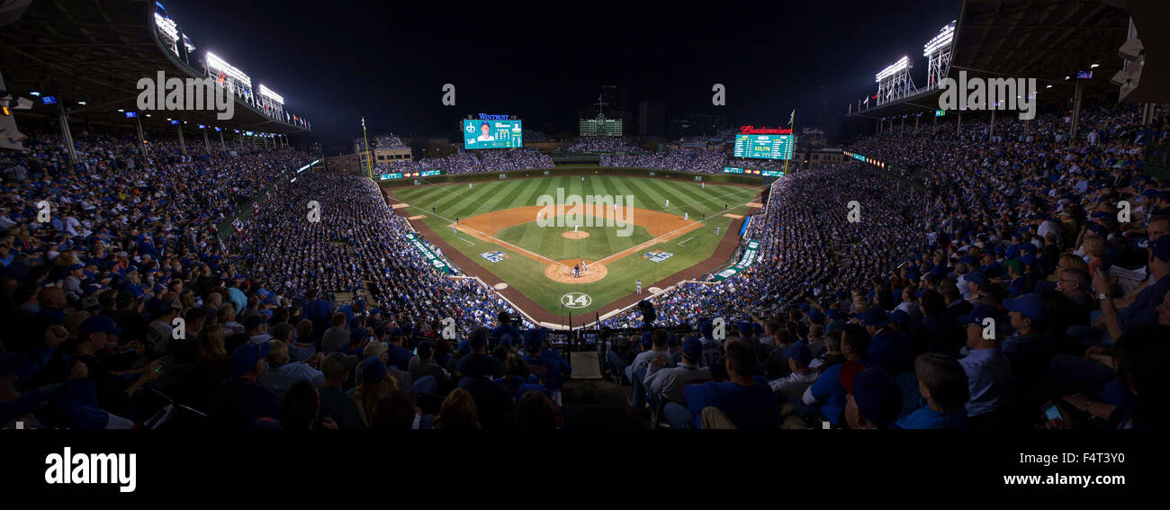 Wrigley field mlb panoramic hi-res stock photography and images - Alamy