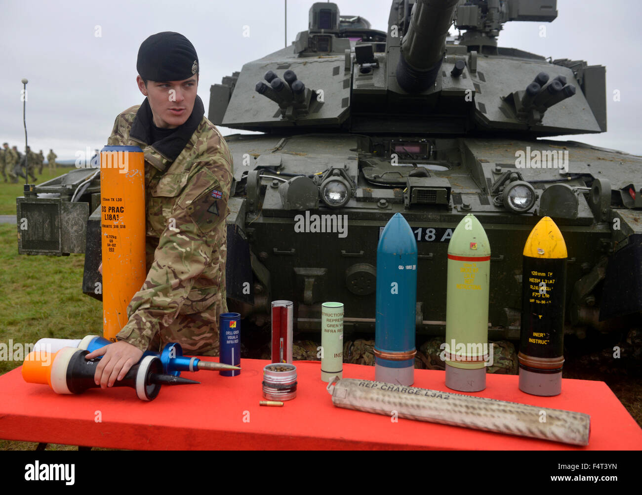 Larkhill on Salisbury Plain, UK. 21st October, 2015. British Army Fire ...