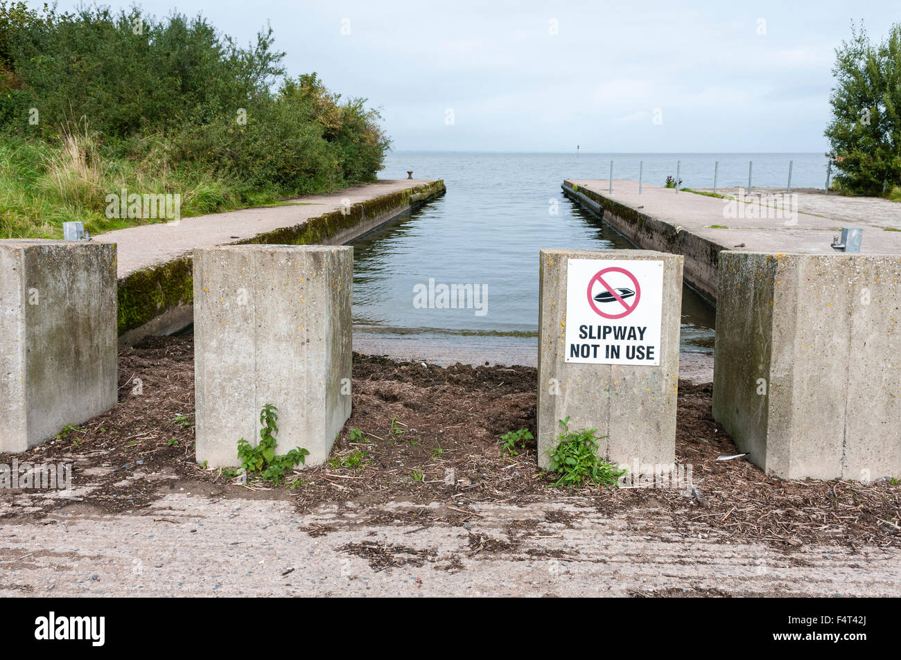 Concrete slipway for boats hi-res stock photography and images - Alamy
