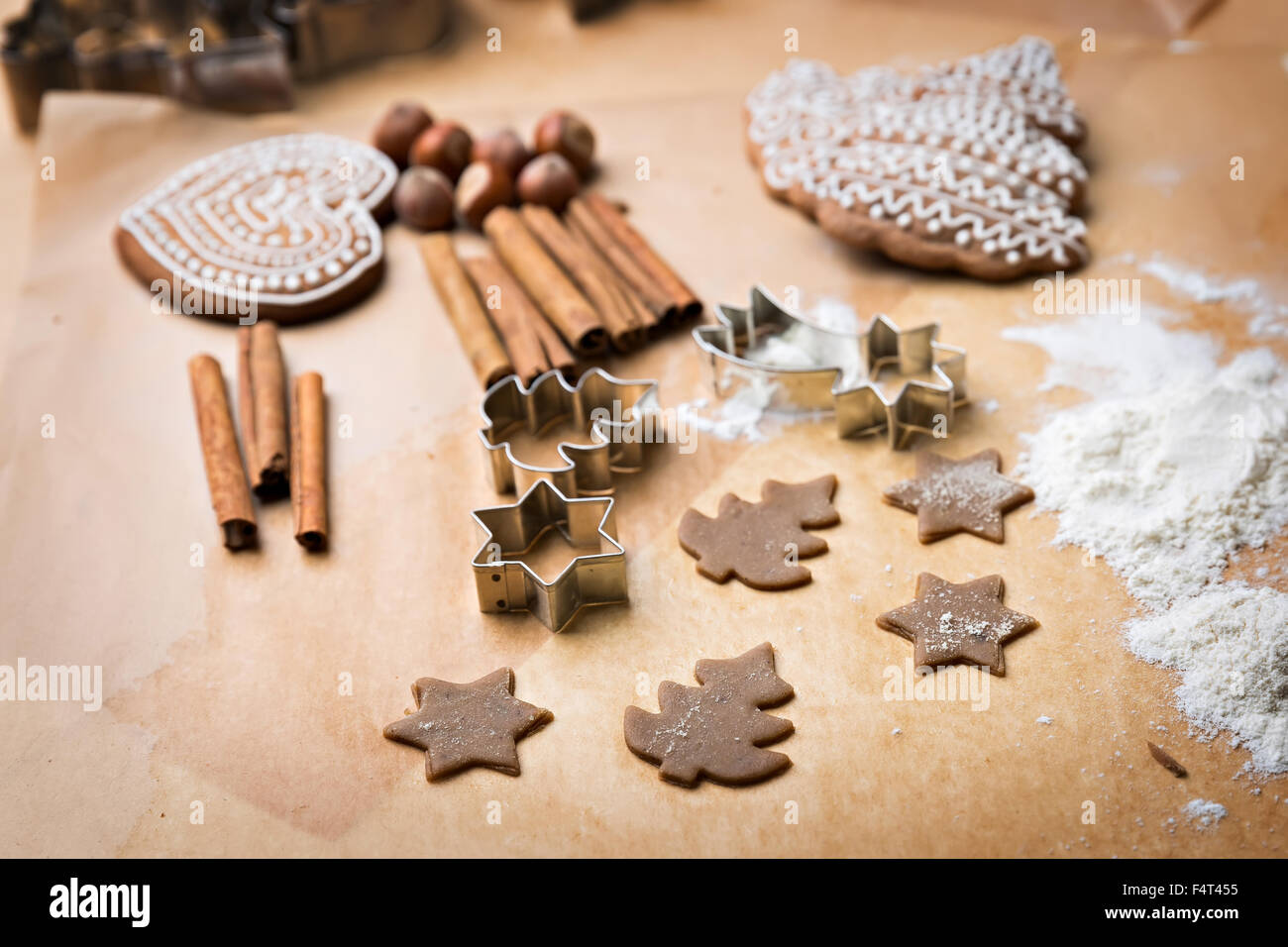 making gingerbread cookies, christmas baking Stock Photo - Alamy