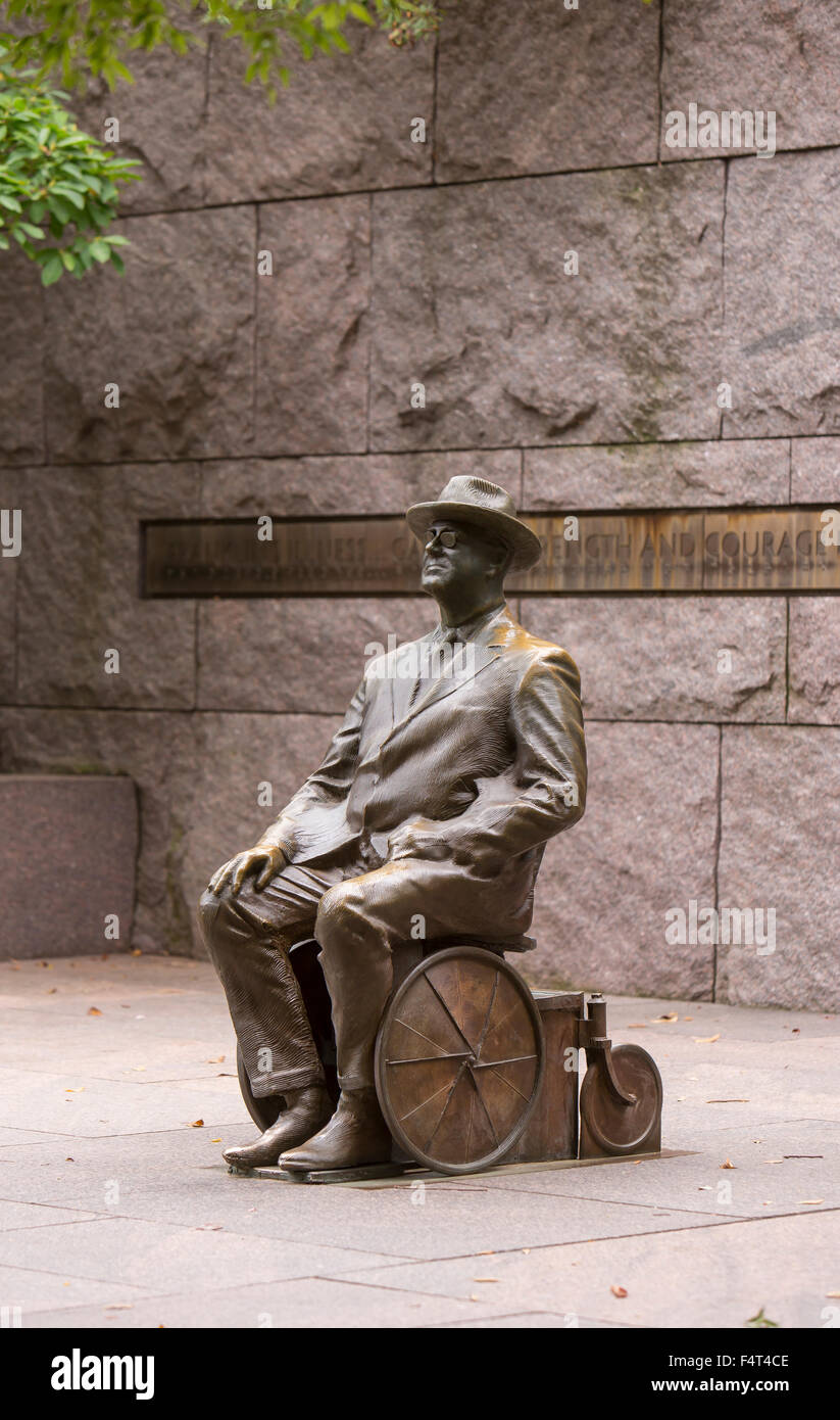 WASHINGTON, DC, USA - Franklin Roosevelt Memorial. Bronze statue of FDR ...