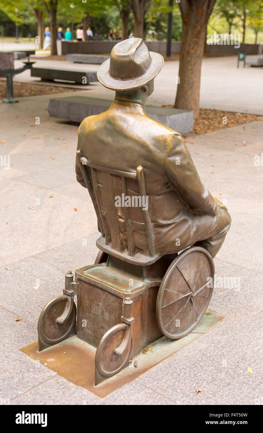 WASHINGTON, DC, USA - Franklin Roosevelt Memorial. Bronze statue of FDR ...