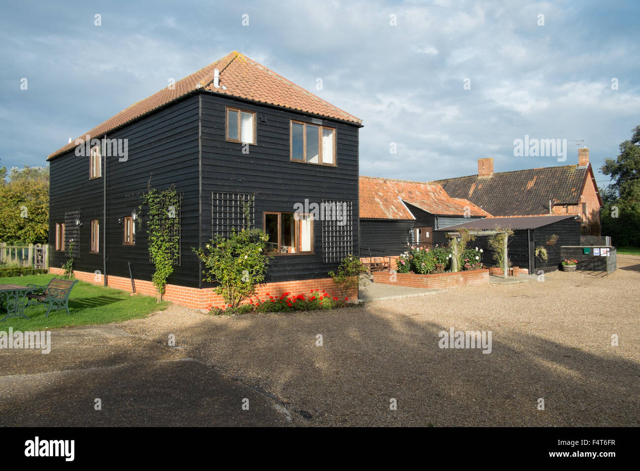 Converted cottages hi-res stock photography and images - Alamy